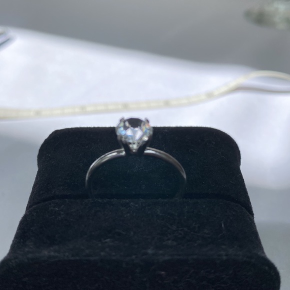 Uncas | Jewelry | Vintage Uncas Solitaire Cubic Zirconia Ring | Poshmark